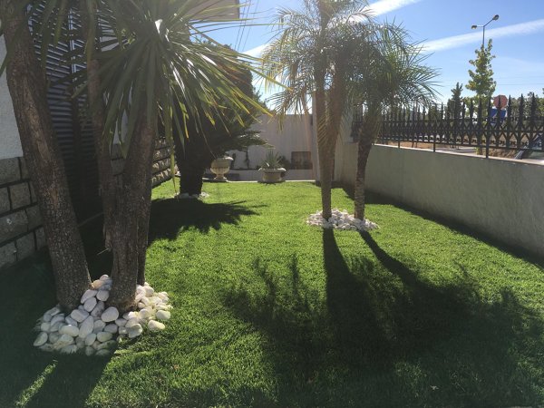 Foto: Aplicação de Relva Natural de Inovajardins - Espaços Verdes ...