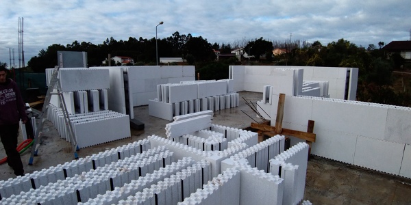 Foto: CF-insuflated Concrete Forms de Hilbon -Projetos E Construção Lda ...