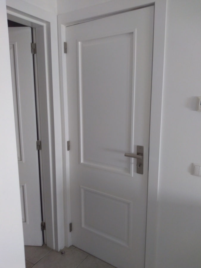 Foto: Door, Frame And Alcatray de Designio Brilhante Unip. Lda #234072 ...