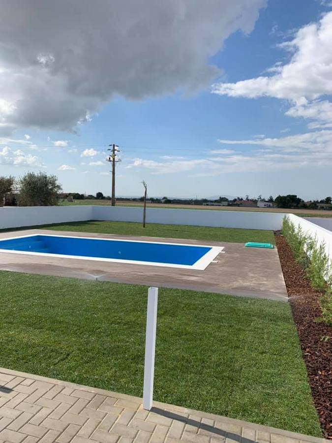 Foto: Instalação de Tapete de Relva Natural / Plantações de Nbjardins ...