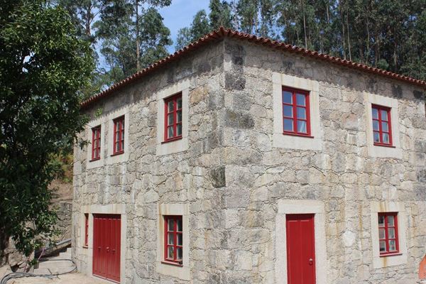 Foto: Alçado Principal de Esteves - Construção e Restauro #19422 ...