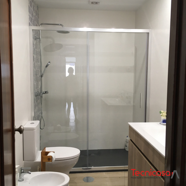 Foto: Ceramicos e Cabine Duche de Tecnicasa Construção e Reabilitação ...